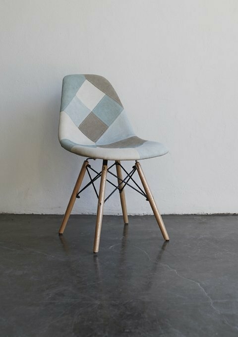 Silla Eames Patchwork Tapizada Base Madera
