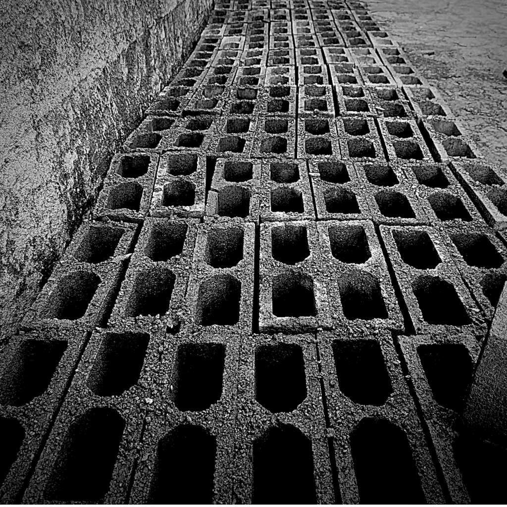 BLOCO ESTRUTURAL VAZADO 2 FUROS CONCRETO 140 390 190MM