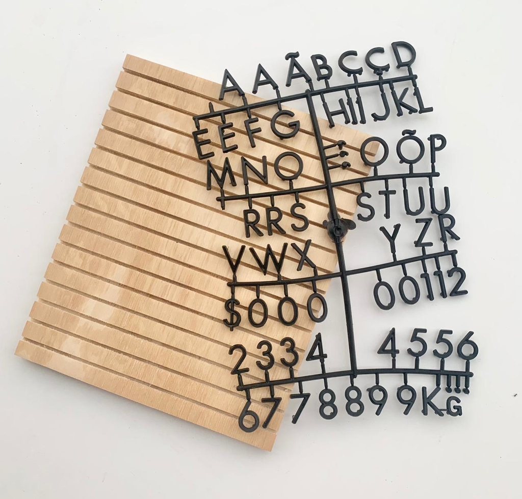 Letterboard em Pinus