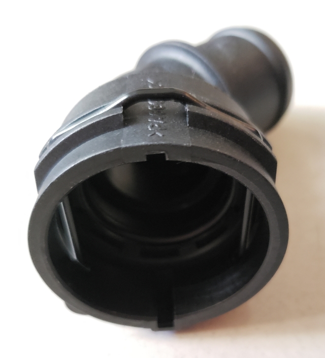 Conexão Radiador Agua Audi A3 Tt Bora Beetle Golf 1j0121619