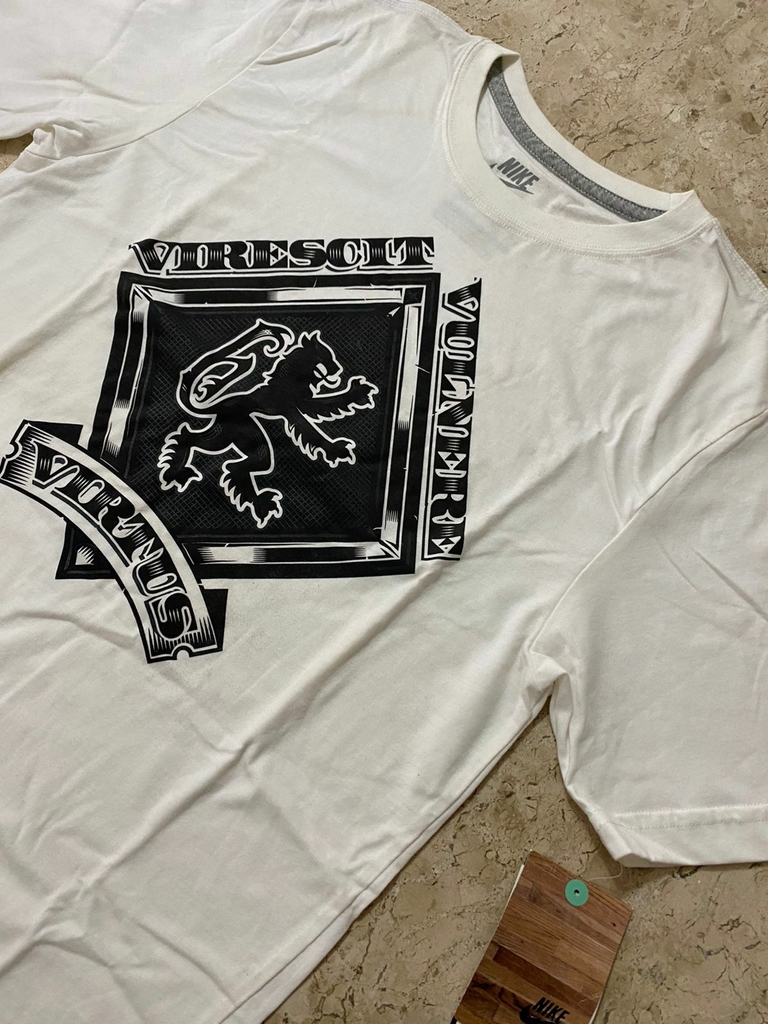 Camiseta Nike Lebron James Virescit Vulnere Vertus 330