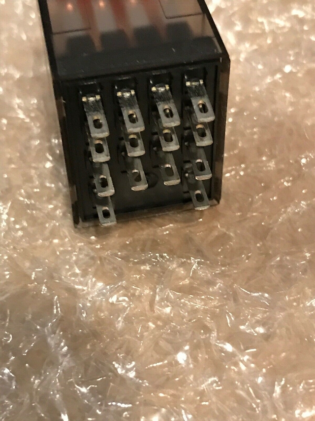 LZX PT570024 SIEMENS RELE bobina 24 VDC, 14 patas