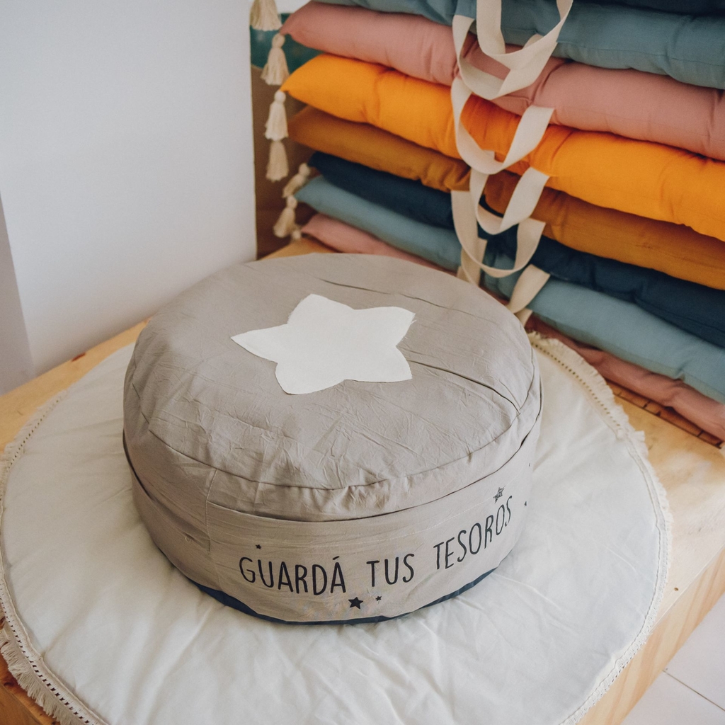 PUF (varios colores) - Berço. Muebles y Diseño.