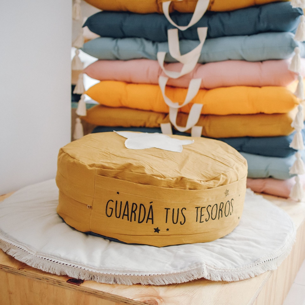 PUF (varios colores) - Berço. Muebles y Diseño.