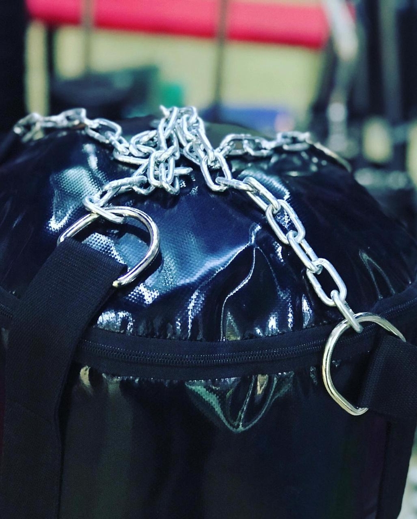 Bolsa de Box Tiger 1,30 mt RELLENA Y CON CADENAS