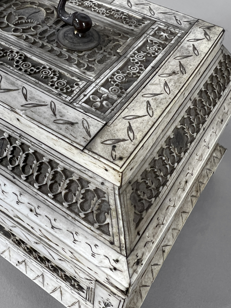 Caja Inglesa época Georgean Circa 1800 - Mayflower