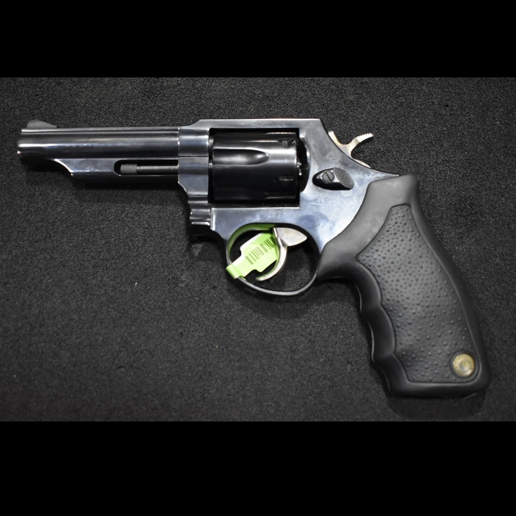 REVOLVER TAURUS 82S CAL. 38ESP 4" PAVON
