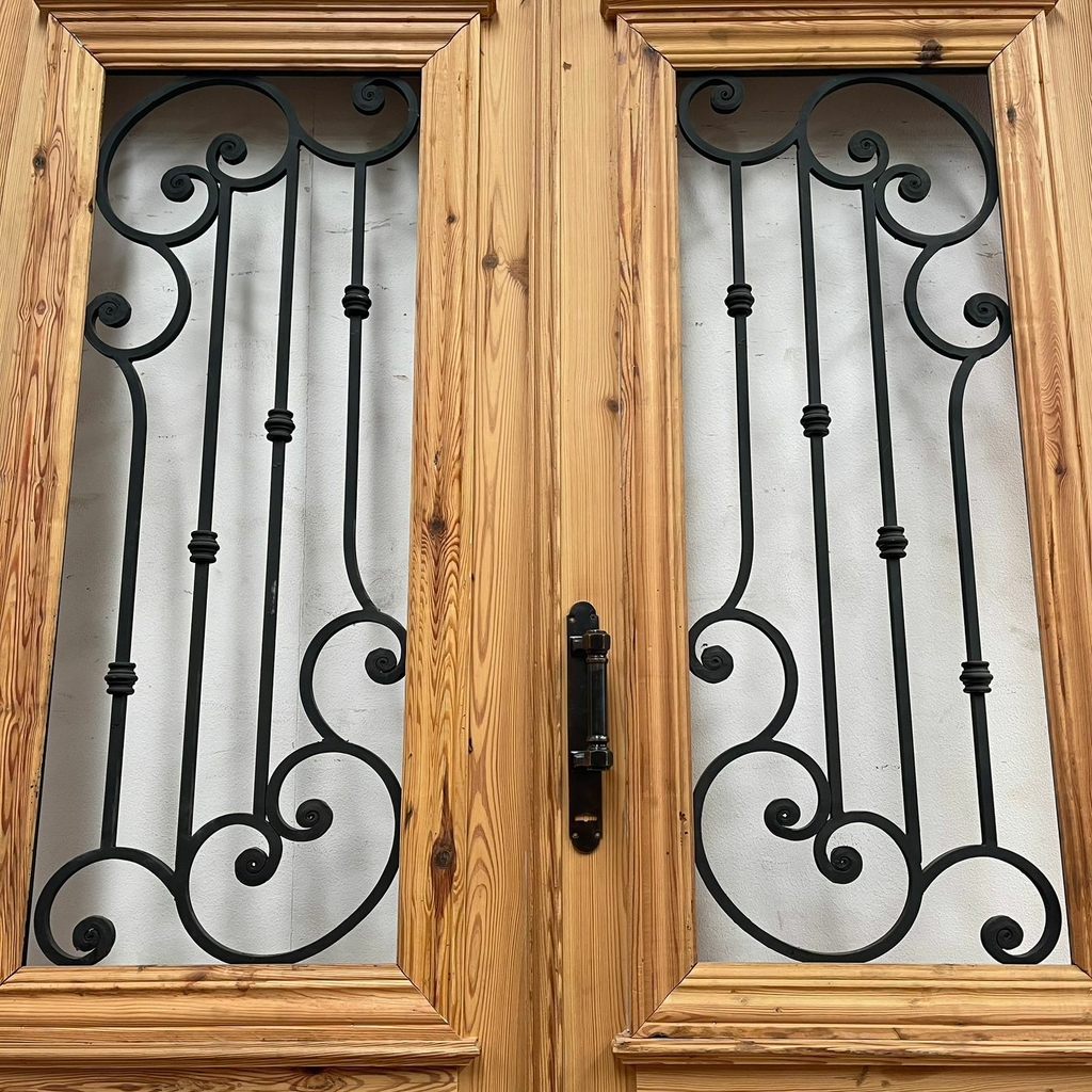 Puerta de entrada doble hoja colonial pinotea - Cod: 6067
