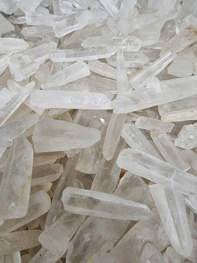 Punta de cuarzo cristal x 100 grs - Mb Minerales