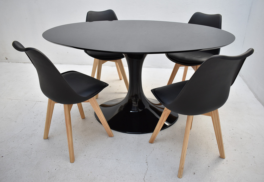 Combo Comedor 4 Silla Tulip + Mesa Ovalada 1.50 x 1 mt