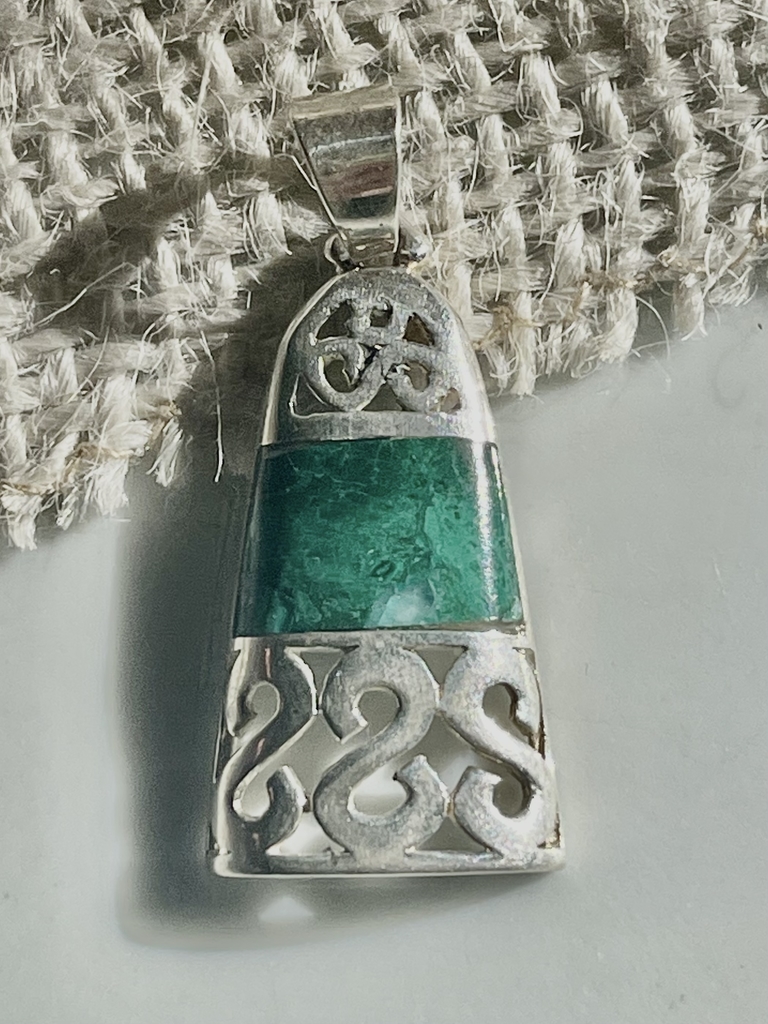 Dije plata y piedra peruana verde - Jash accesorios