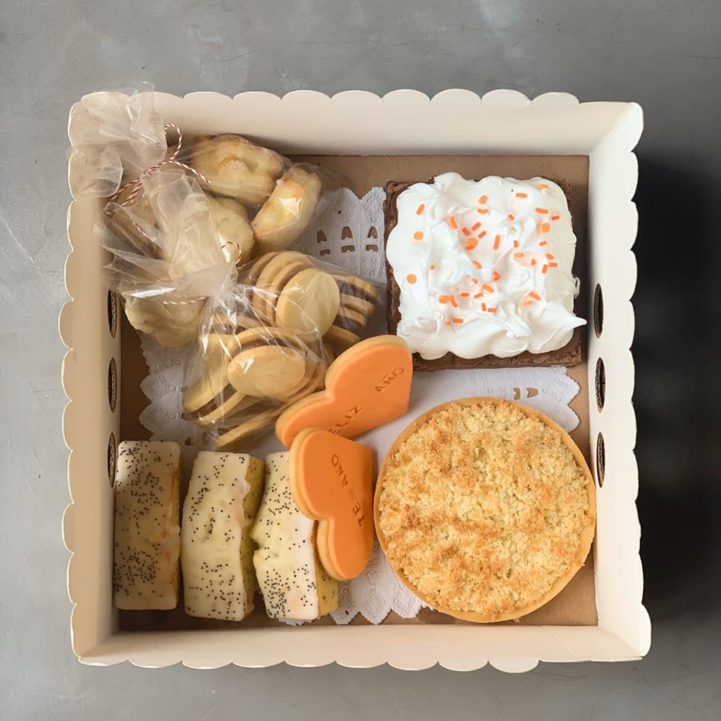 Súper Box surtida - Comprar en Mola Pasteleria