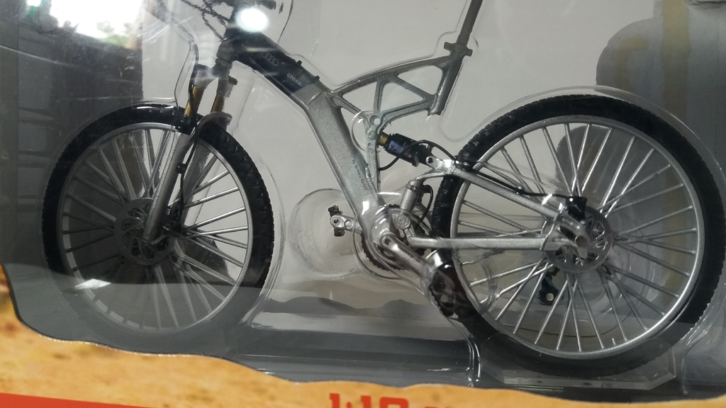 Welly Bike Collection - Audi Design Cross - 62570W - 1:10