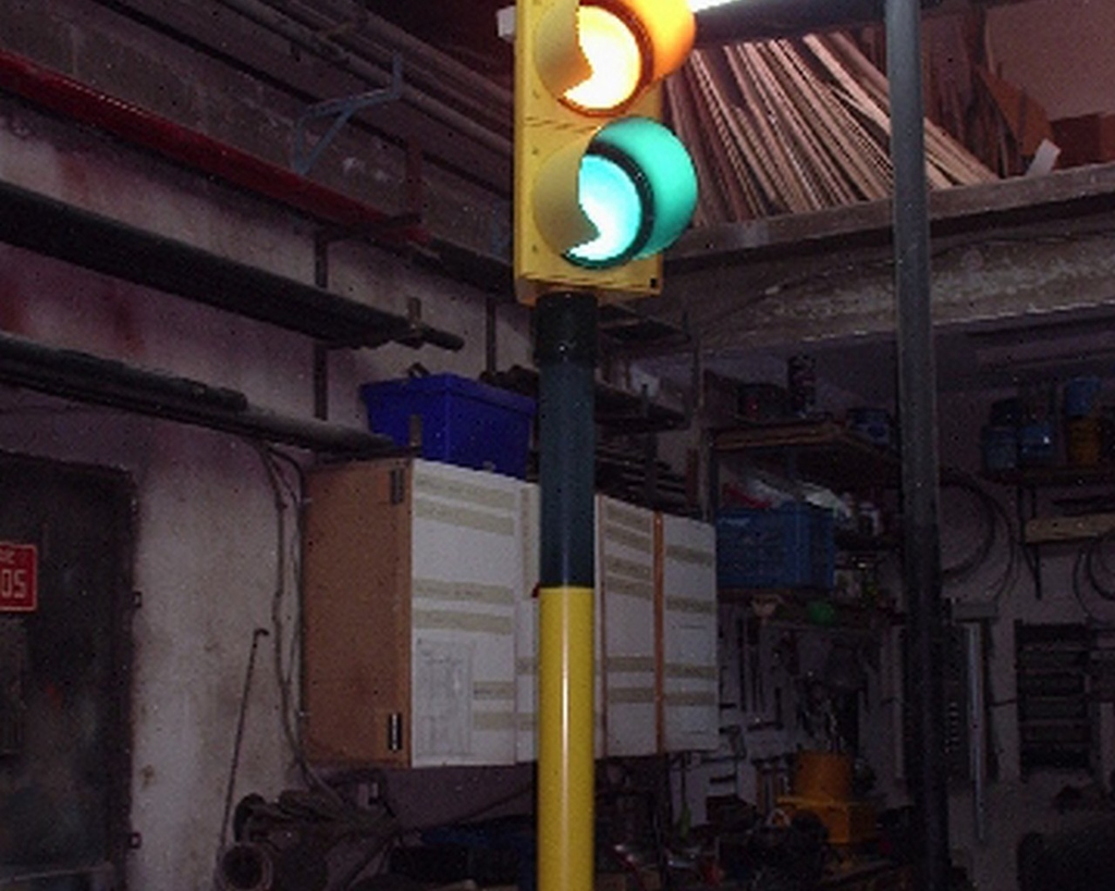 SEMAFOROS-POSTES-CARTELERIA - Comprar en FXSM