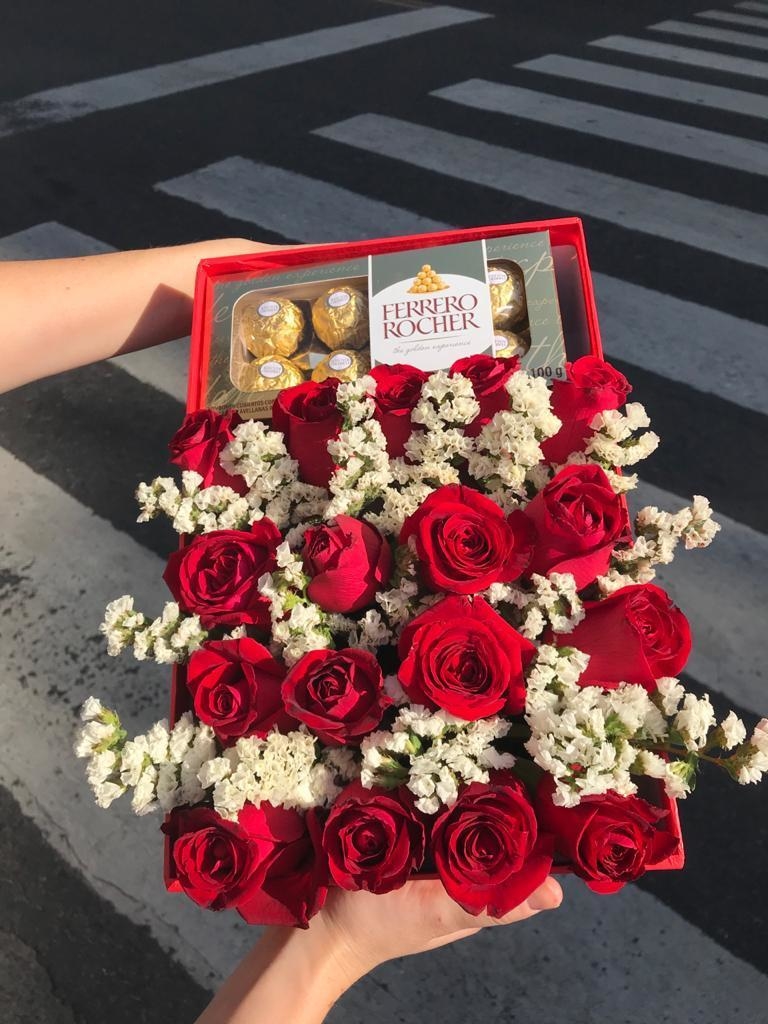 Box Rosas & Bombones - Comprar en Floreria Adrián