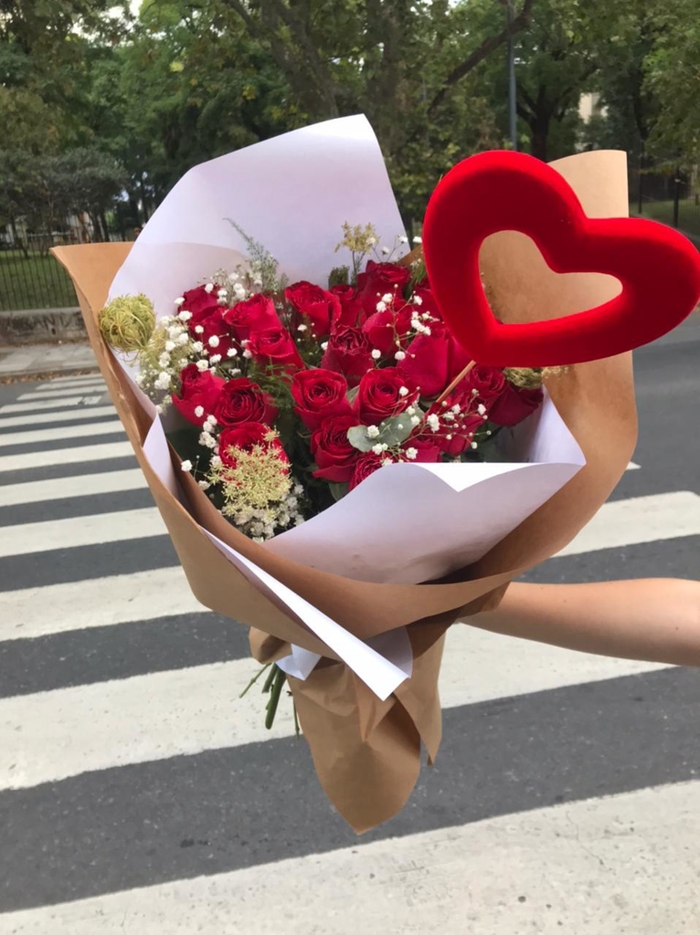 Ramo de 25 rosas Nacionales - Floreria Adrián