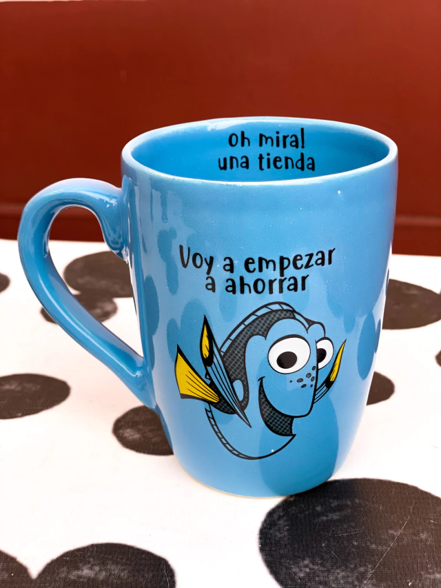 Taza DORY "OH MIRA UNA TIENDA" - Comprar en Hemel Store