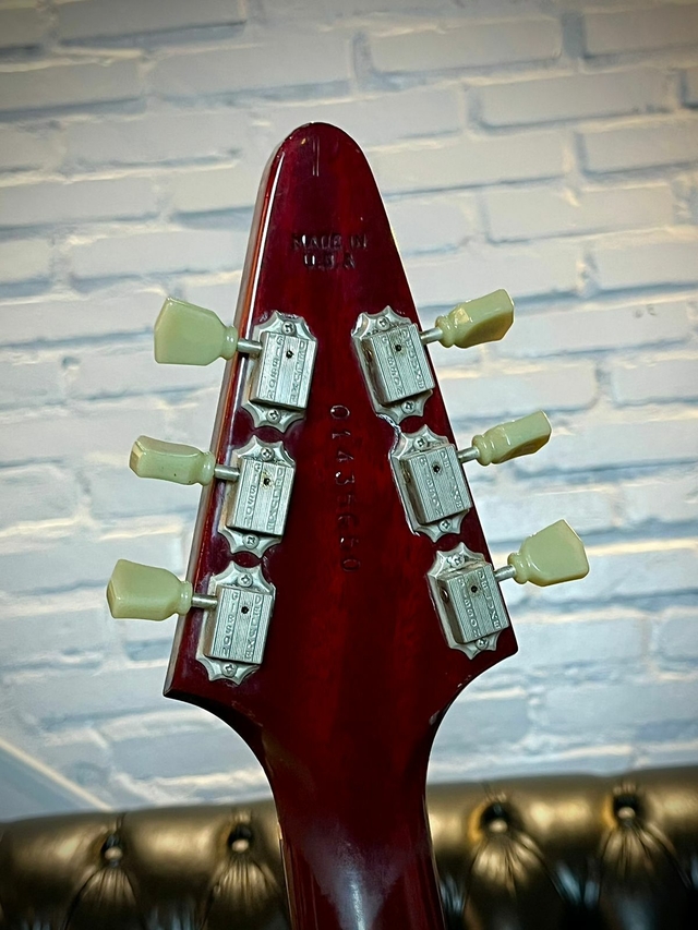 Gibson Flying V Reissue 68’ 2005 Cherry.