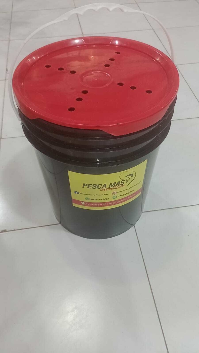 BALDE PARA CARNADA 22 LTS CON TAPA PESCA MAS
