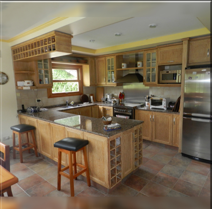 Cocina enchapada en madera - Comprar en studiomuebles