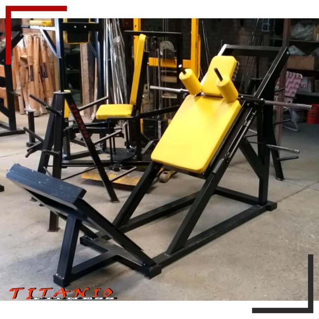 SENTADILLA HACK - Comprar en Titanio Fitness