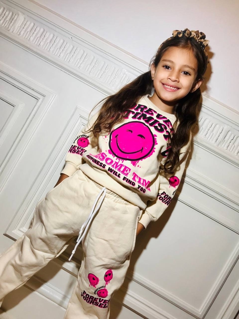 CONJUNTO FRISADO FOREVER EMOJI DE NENA (BUZO + PANTALON)