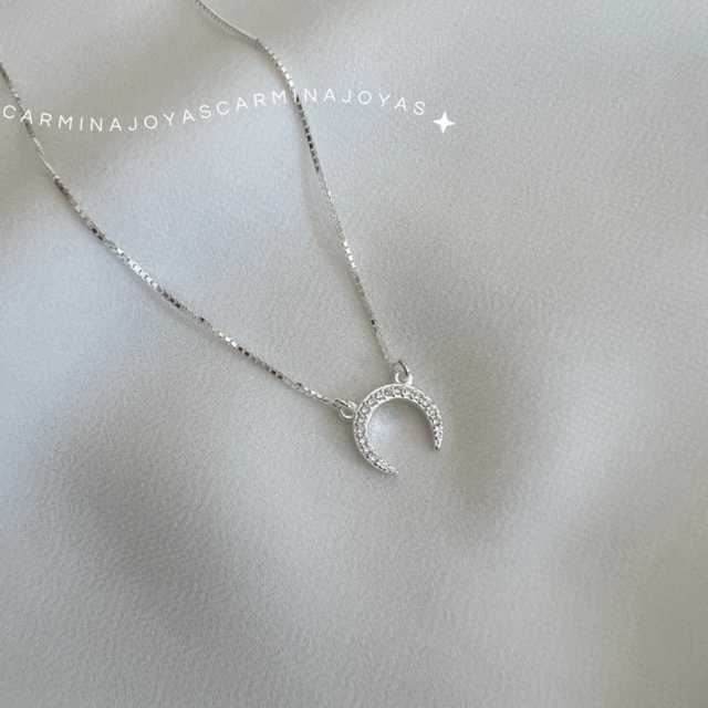 COLLAR LUNA INVERTIDA PLATA 925 Y MICRO PAVÉ - carmina