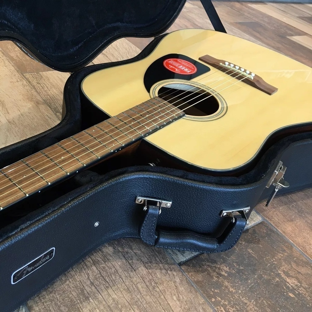 Fender acústica CD-60 DREAD V3 con estuche natural