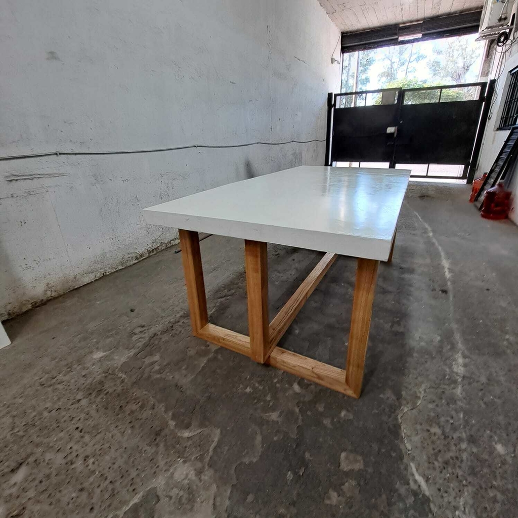 MESA DE MICROCEMENTO PATAS DE PARAISO - Muebles Priscob