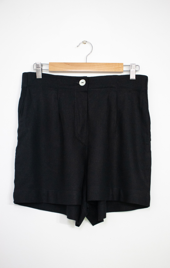 Short de lino Negro - Comprar en Dessein