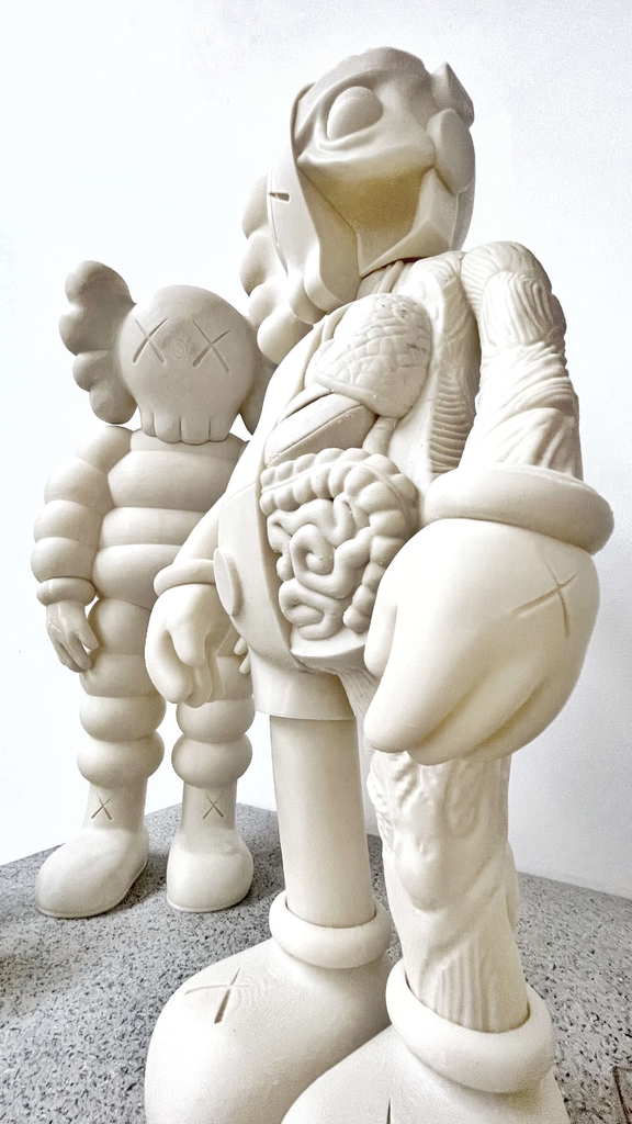 KAWS HALF - Comprar en LORD