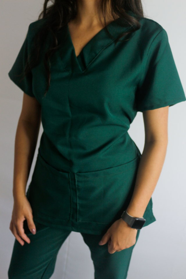 Scrub Yasmin Liso Verde Escuro - Dra. Criativa