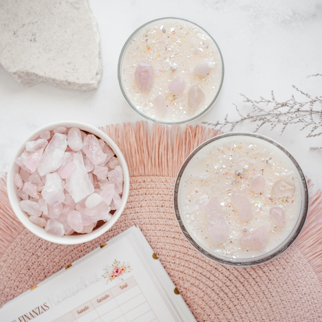 vela aromatica intencionada con cuarzo rosa