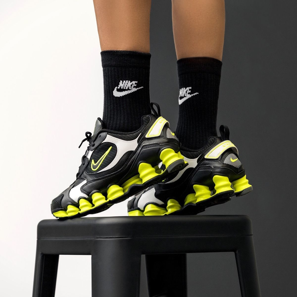 NIKE SHOX TL NOVA - PRETO E VERDE - 12 MOLAS - RL STORE