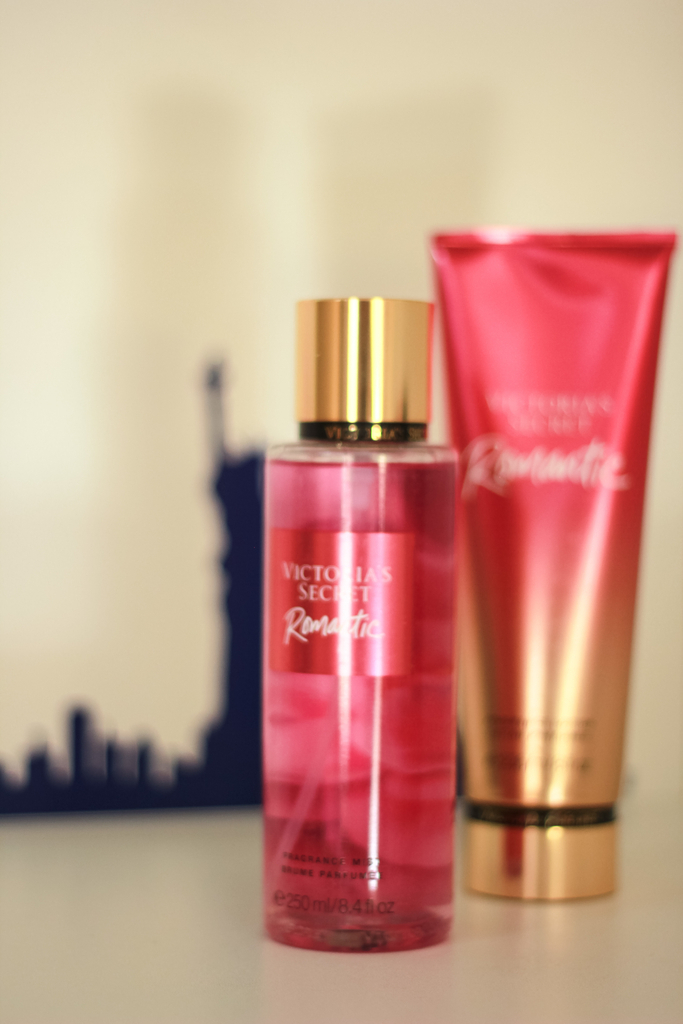 Kit Hidratante e Body Splash Victoria's Secret Romantic 236ml