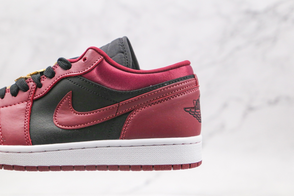 Air Jordan 1 Low Maroon - Comprar em New sneaker