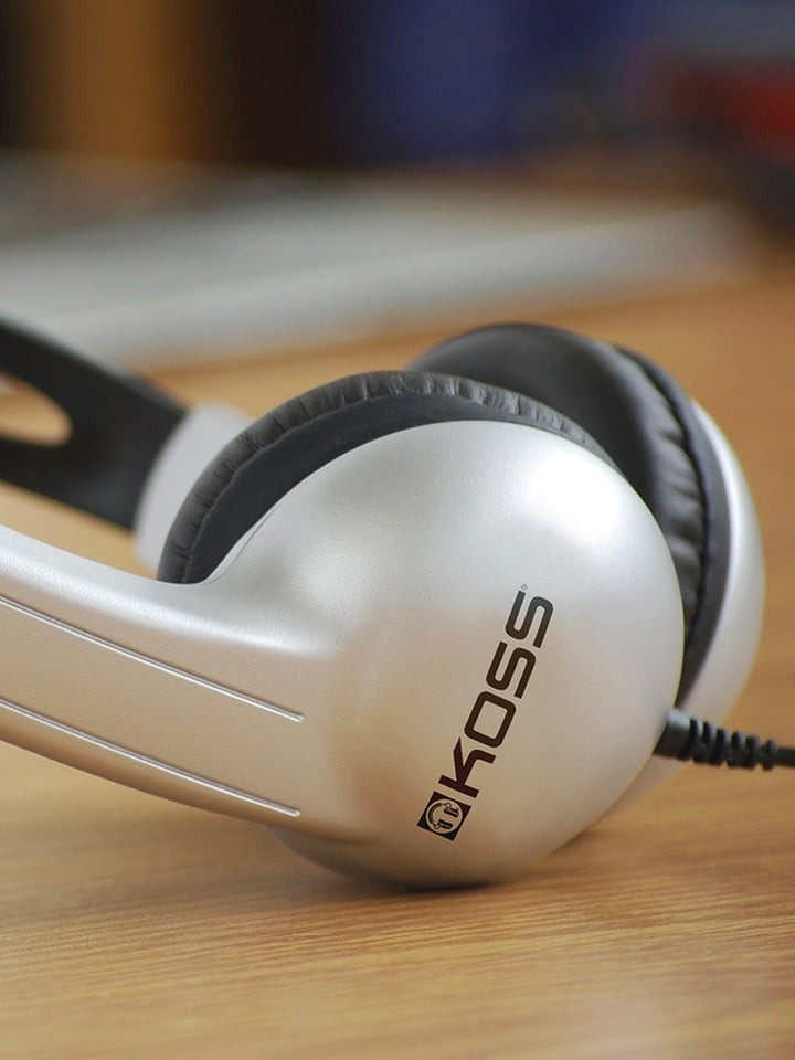 Fone De Ouvido On Ear Koss UR10 Stereo Headphone Portátil