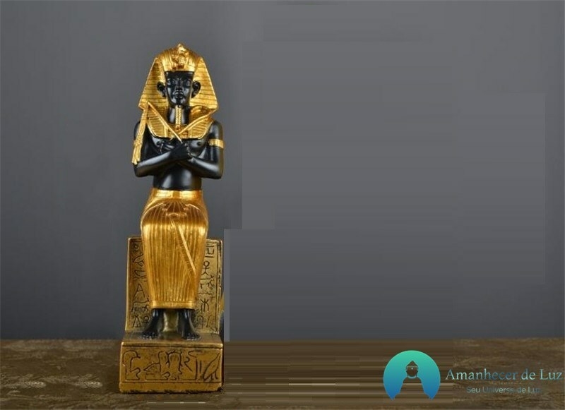 Estátua Faraó Tutancâmon em Resina