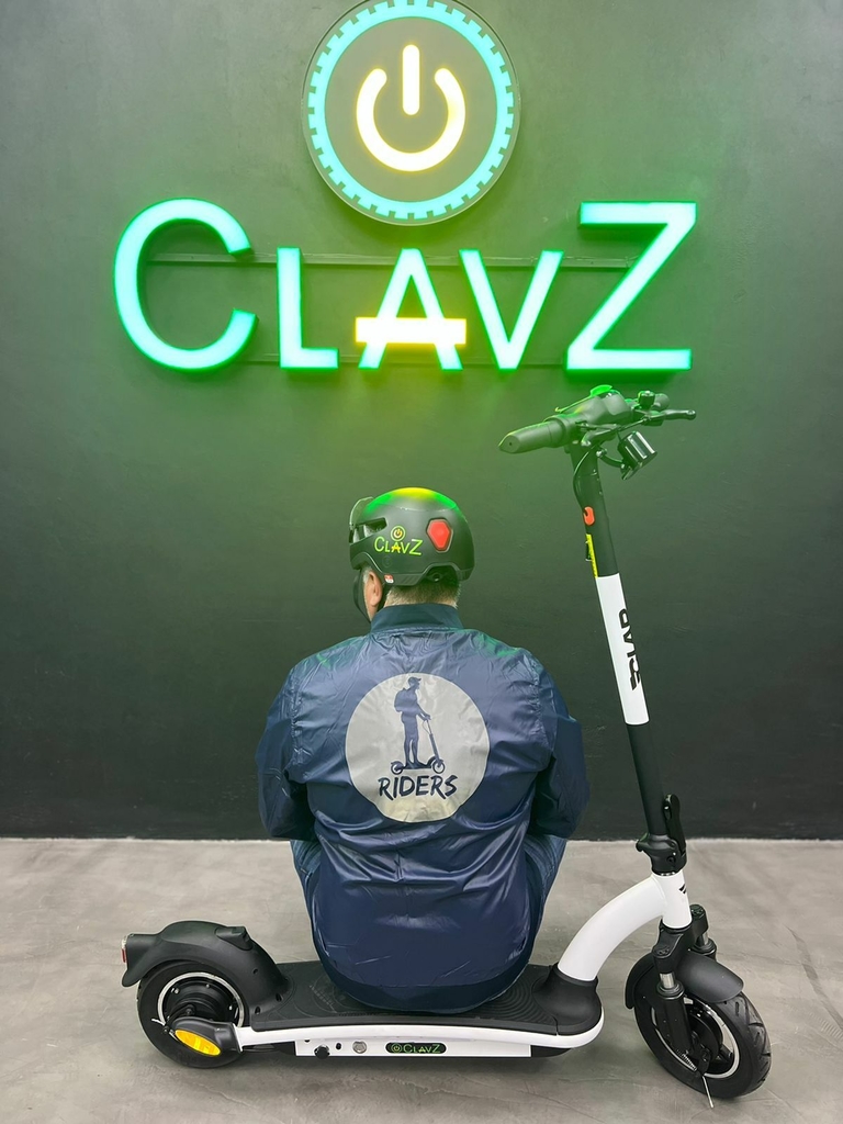 Campera Riders Logo Monopatín - Comprar en ClavZ S.A.