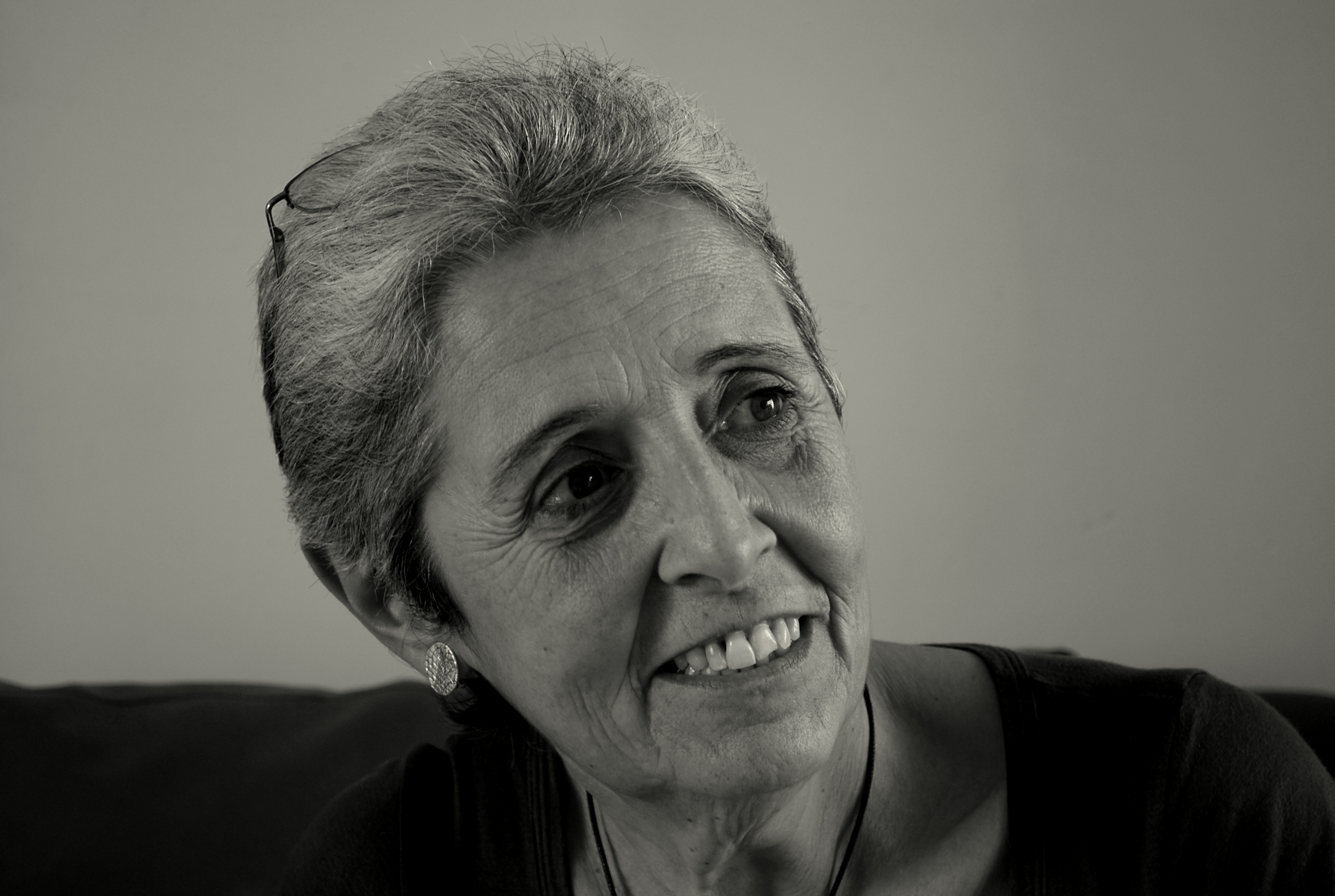 Puertas el nuevo libro de poemas de Iris Rivera