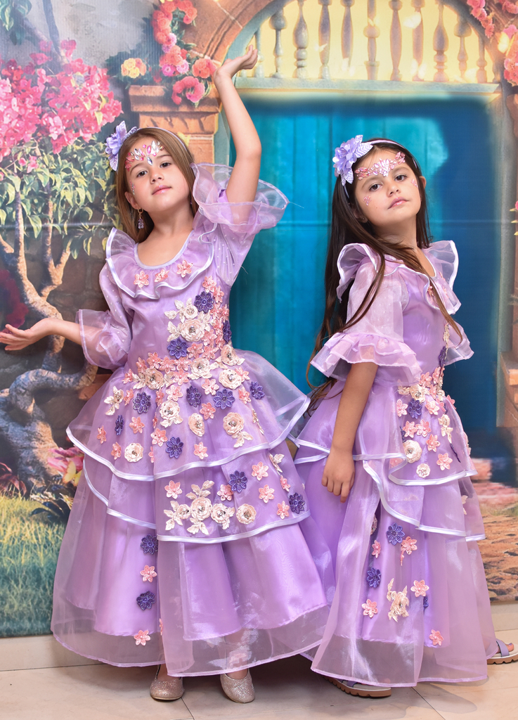 Isabella exclusivo - Flores bordadas - Moda Princesa