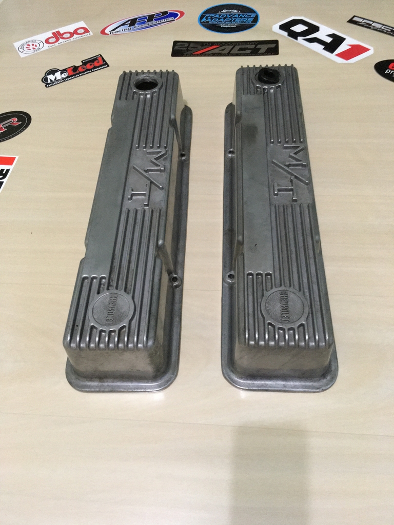 Tampas de válvulas originais em alumínio para Chevrolet 350 V8.