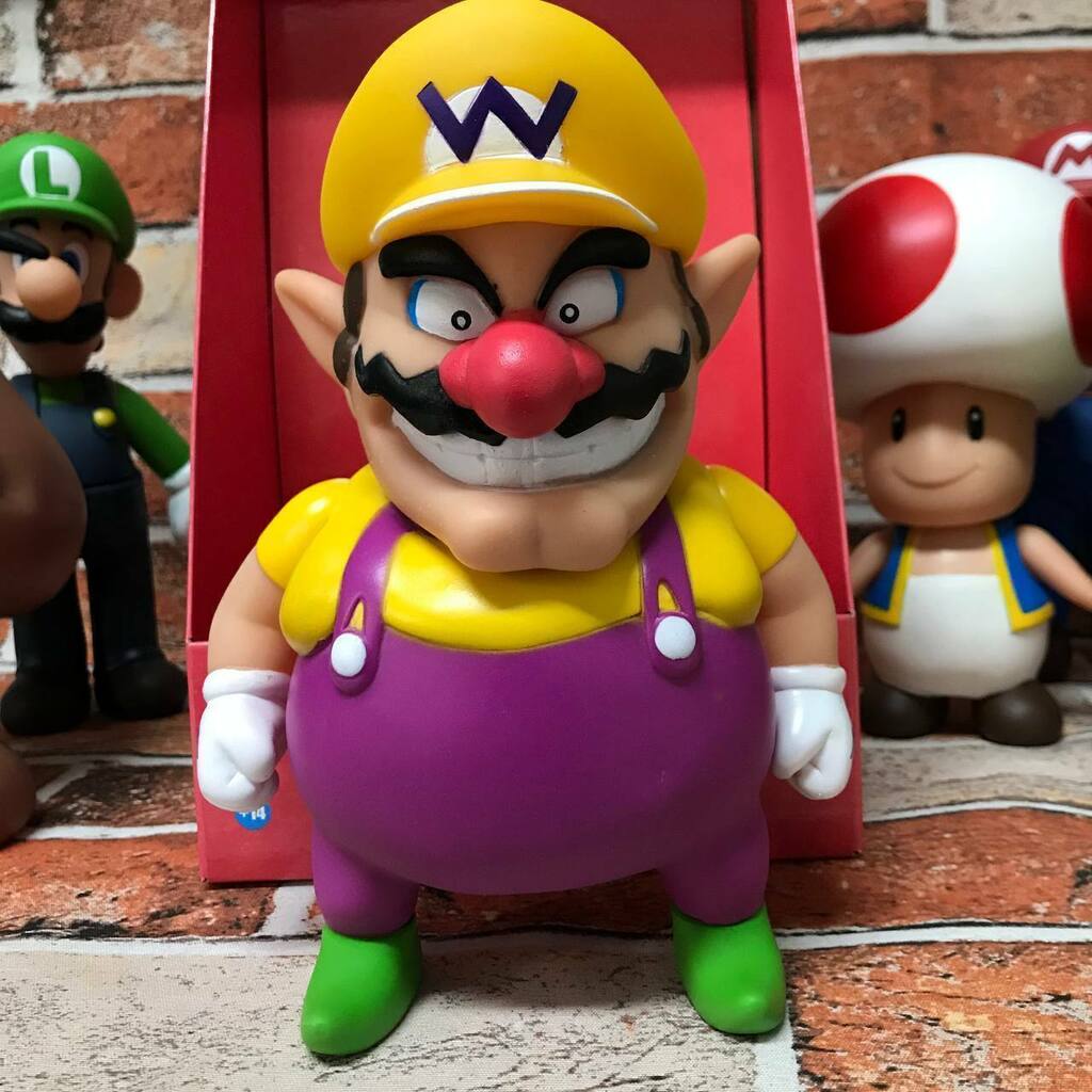 Boneco Colecionável em PVC Wario 20cm Super Mario
