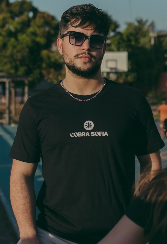 Comprar Camisetas em Cobra Sofia