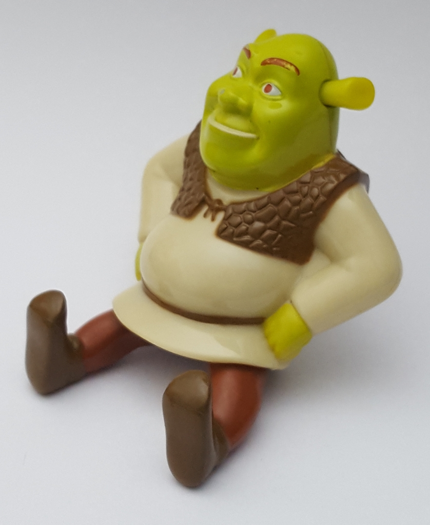 Shrek Sentado