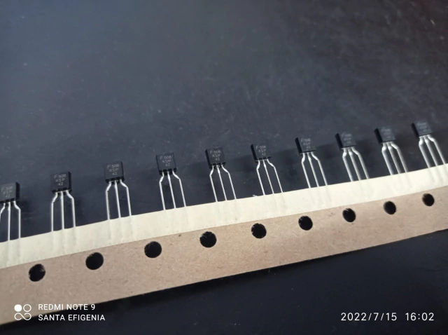 Transistor Mpsa42 = Ksp42 Npn 0,5amp 300v Fairchild