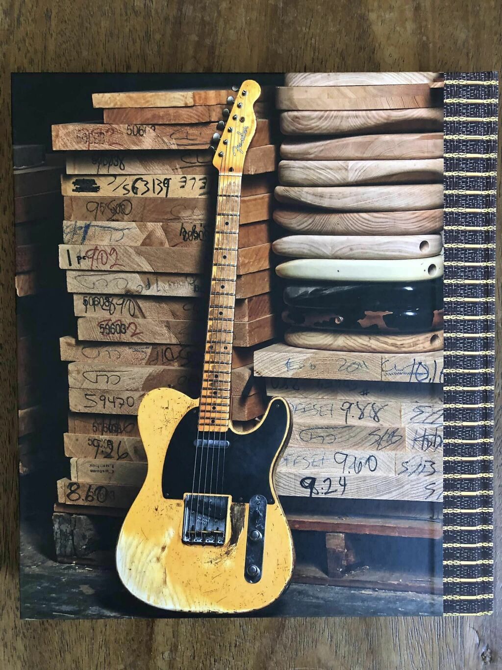 Fender 75 Years - Comprar em Vibe Guitars