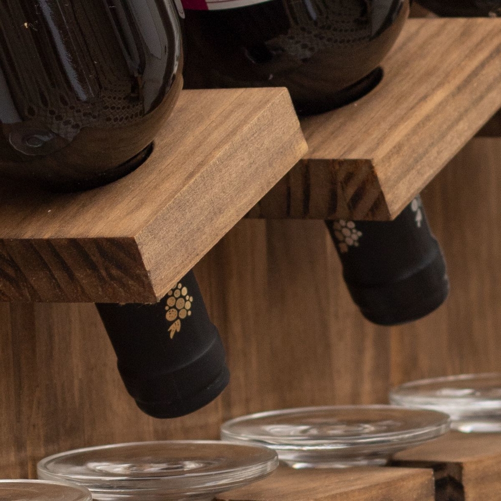 ADEGA RÚSTICA DE PAREDE EM MADEIRA COM SUPORTE DE TAÇAS DE VINHO