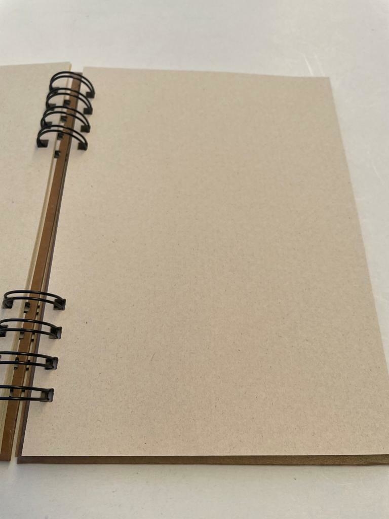 CUADERNO 1521 -A5 LISO CON 80 HOJAS LISAS