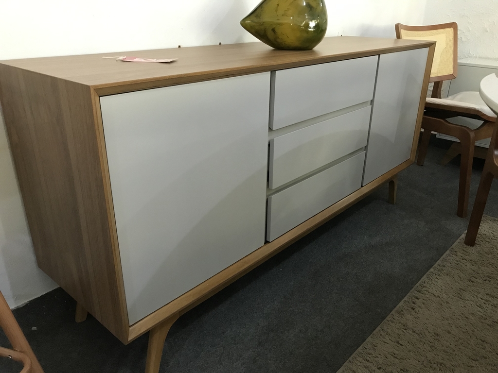 Buffet Em Madeira 1,60m 2 Portas 3 Gavetas - SENNA